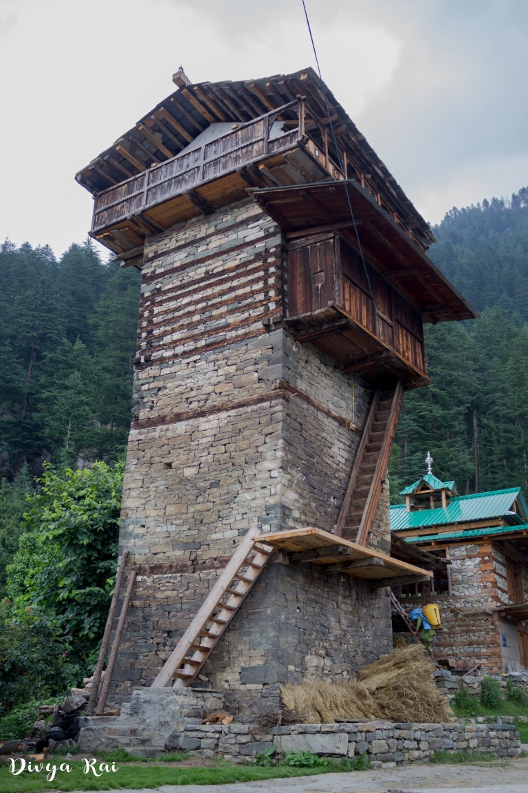 Chaini Kothi / Chehni Kothi Hike - A Borrowed Backpack